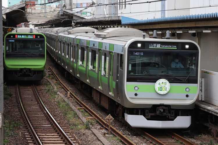 E235系 山手線環状運転100周年記念ラッピング編成を撮る - 安全側線だいありー3