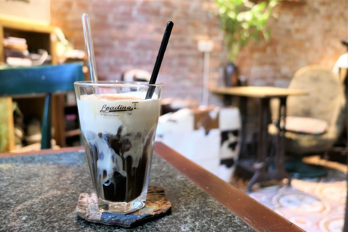 【Loading T cafe】まるで秘密基地。ハノイの隠れ家カフェでエッグコーヒーを - レストランを愛してやまない美食ソムリエAsaco®の美食録