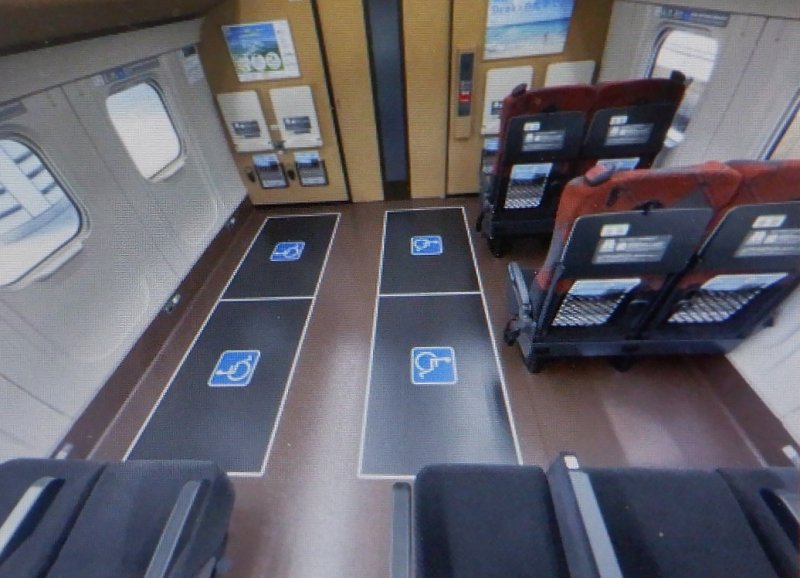 車いすスペースが4席あるE7系新幹線に、オストメイトの車椅子利用者が乗車しました - アシカなくてもトドまらず