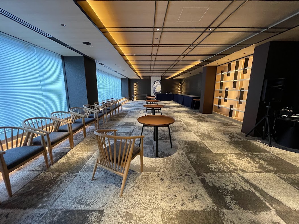 【インターコンチネンタル横浜pier8 3滞在目】③ホテルの施設紹介！中庭&ドローイングルーム＆おすすめ「Rooftop 1859」 - よくばりトラベルプランズ