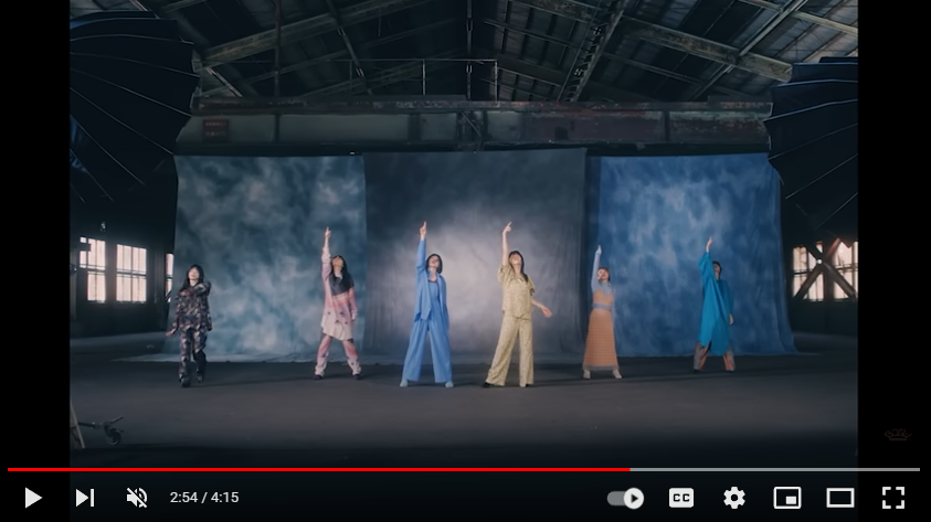 BiSHの歴代ステージ衣装・MV衣装 - BiSHの活動記録