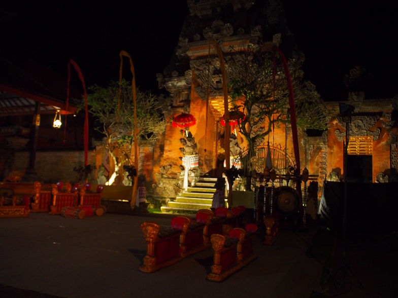 Gunung Sari. Puri Agung Peliatan Sep.2018 - Take it easy