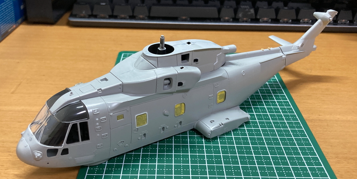 1/72 AW101 Merlin HM.2 イギリス海軍 - 俺が思うに、例えばあの子は模型少女