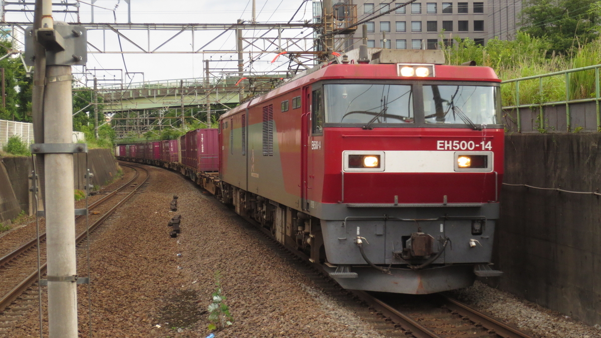 発煙にパンタ折れに... ここ最近の電気機関車の動き - ボスネコの交通ブログ