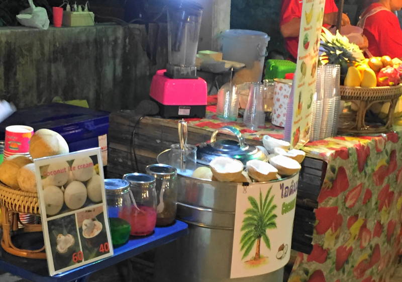 サムイ島 ココナッツアイスは比べて楽しもう！ - Botuku's diary