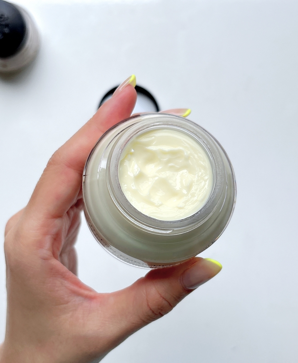 汗に強い！ボビイブラウン ウェイトレス スキン ファンデーションをレビュー - BUBBLISM BLOG (バブリズム ブログ)