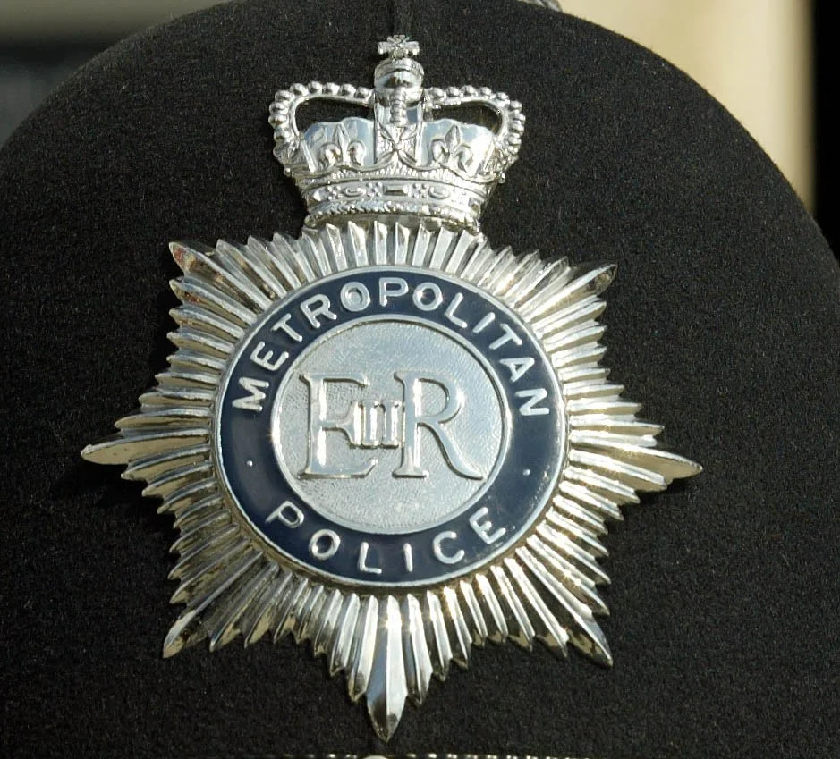 イギリスの警官はオンラインポルノを立ち上げて退職しました - 今日の海外新聞