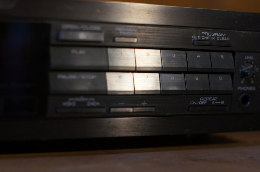 久しぶりのCDプレーヤー YAMAHA CD-750 - 古いものが好き