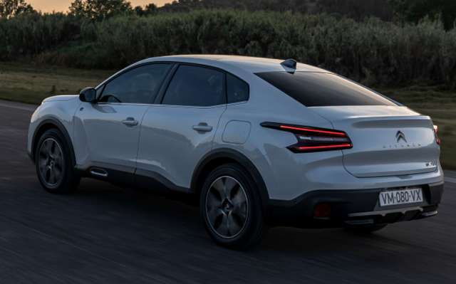 【シトロエン新型C4X】「ロング版C4!」2022年6月29日発表！最新情報、「E-C4X」、サイズ、価格は？ - 車好き新型車ニュース NewCar 最新自動車情報