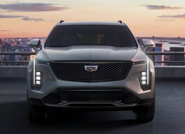 【キャデラック新型XT4】マイナーチェンジ「33インチ大画面&新デザイン!」2024年12月3日日本発売！ - 車好き新型車ニュース NewCar 最新自動車情報