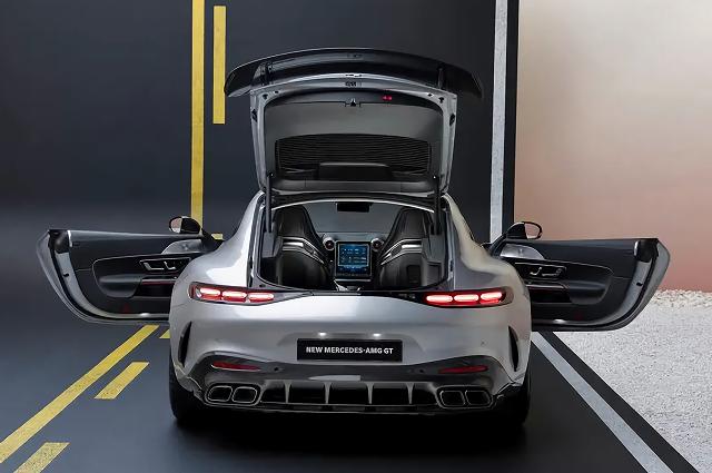 【新型AMG GTクーペ】「4シーター&4WD化!」2024年4月2日フルモデルチェンジ日本発売！最新情報、スペック、価格は？ - 車好き新型車ニュース NewCar 最新自動車情報