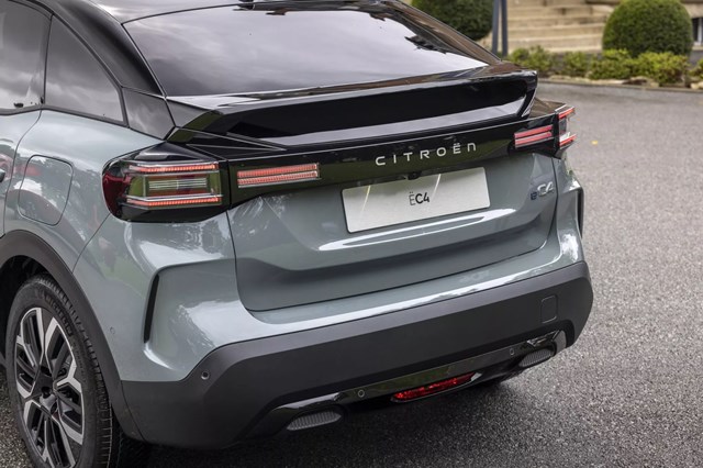 【シトロエン新型C4】マイナーチェンジ「初ハイブリッド設定!」2025年3月27日改良日本発売！ - 車好き新型車ニュース NewCar 最新 ...