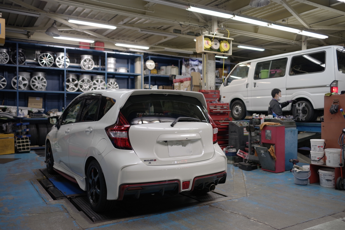 ノート NISMO S (E12) エンジンオイル交換 - Teppen Troopers!