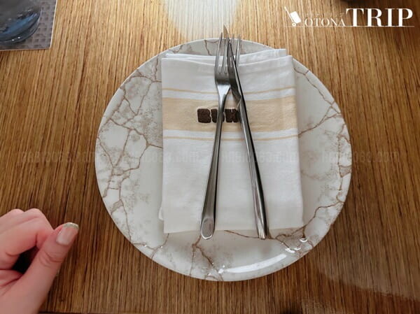 シェラトン・セブ・マクタンリゾート内の洞窟バー「BUHI BAR（ブヒ バー）」を口コミ - Otona Trip - オトナ トリップ