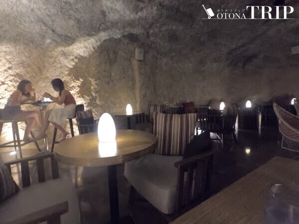シェラトン・セブ・マクタンリゾート内の洞窟バー「BUHI BAR（ブヒ バー）」を口コミ - Otona Trip - オトナ トリップ