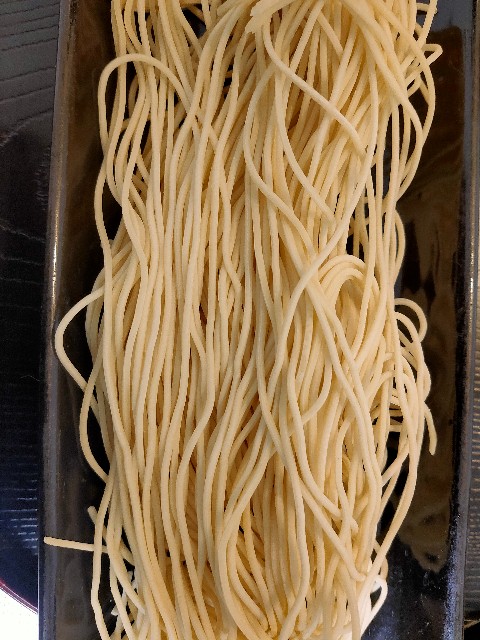 I got my hands on the "Inosuke Fresh Ramen" from Inosuke Seimen Co ...
