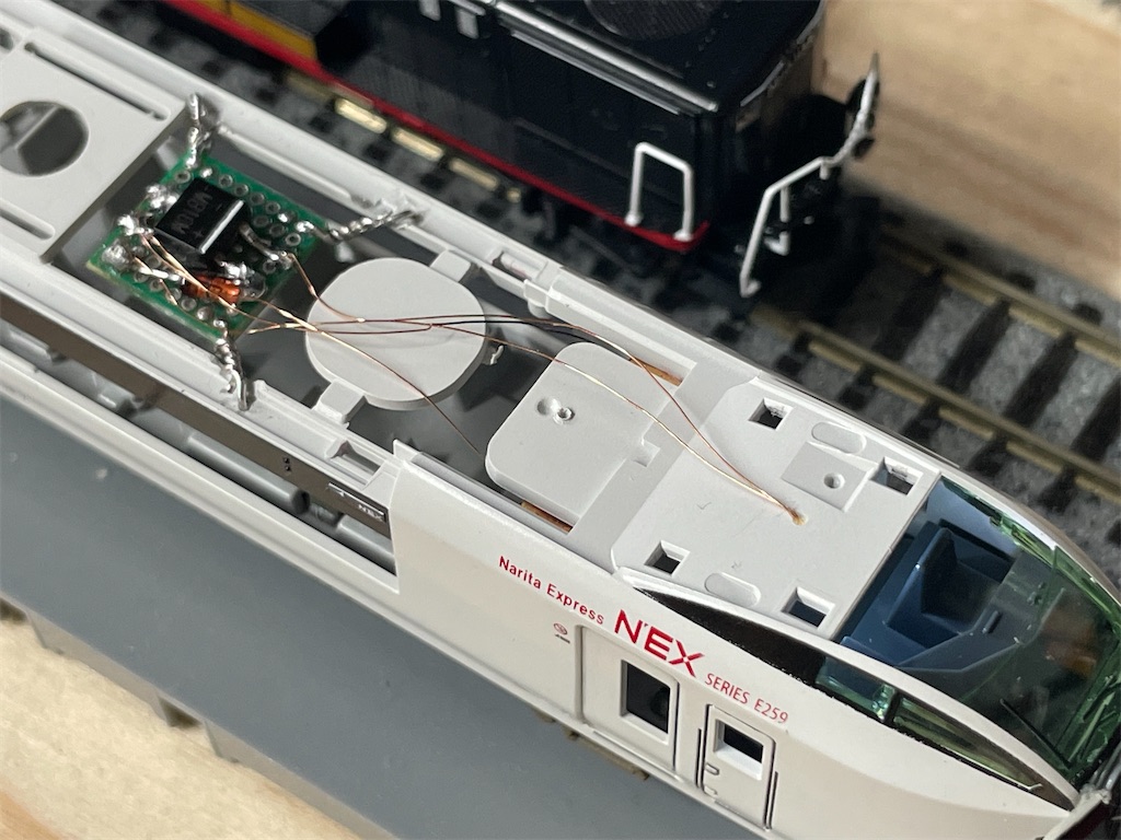 KATO E259系をカッコよくしたい1 〜外装・電装系〜 - りちうむいおんの模型製作記