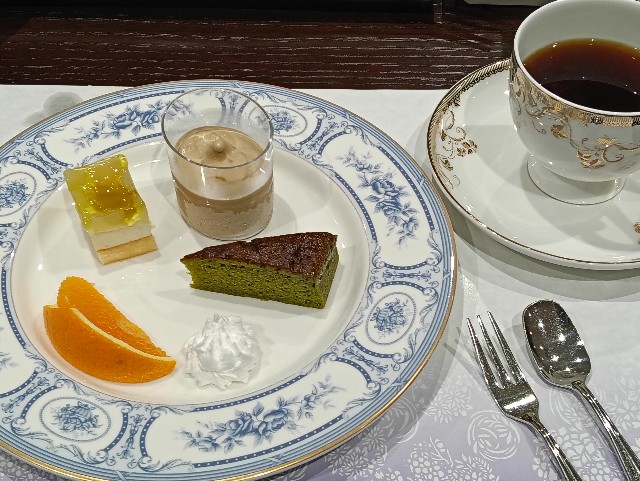 ハーレム状態😁 - グダグダcobamix