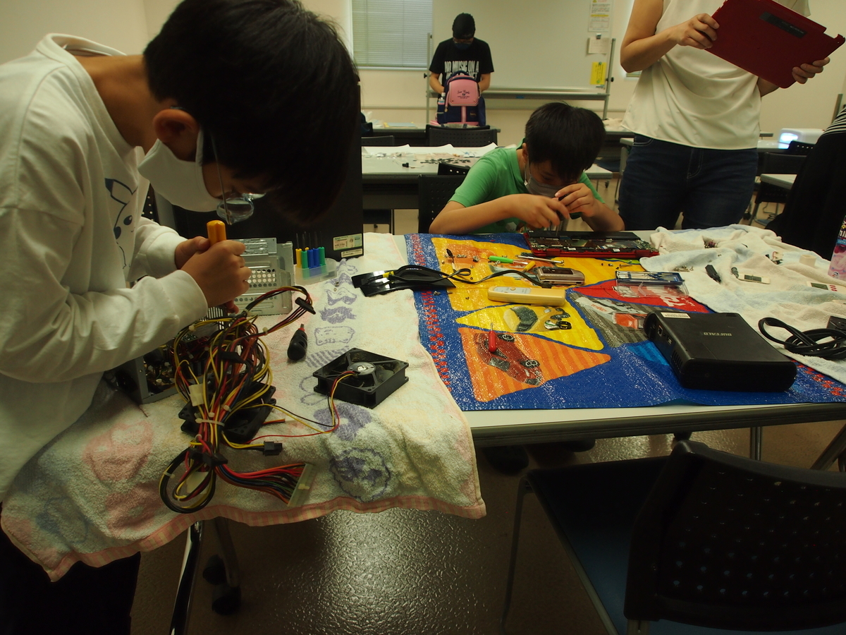 Coderdojo高槻 第38回 テクノ図工の会を開催しました。 Coderdojo高槻へようこそ