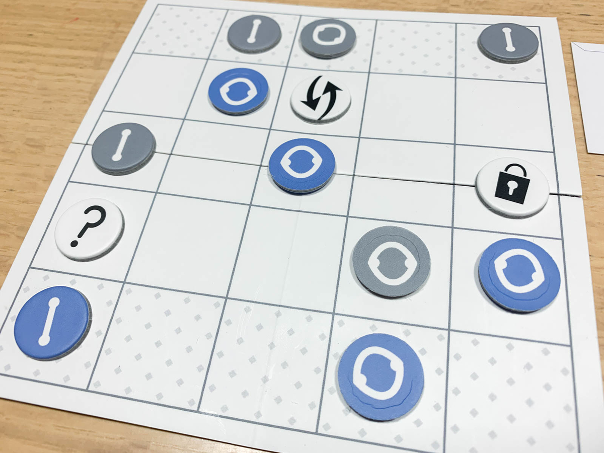 【ボドゲ】XORIO（エクソリオ）｜君は白き豆腐を見たか。排他的論理和を世界に体現する純白のモノリスを。それは光と闇の約束の地なのかもしれない ...