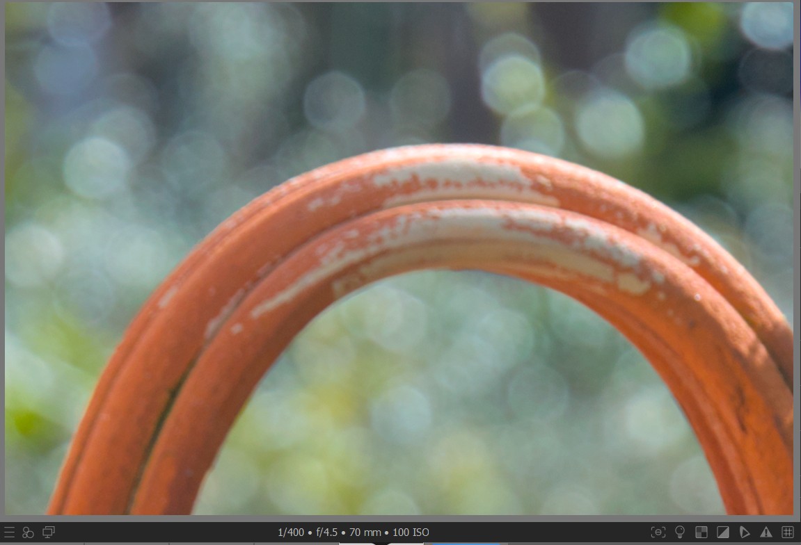 NIKON AF-S DX Zoom-Nikkor 18-70mm f/3.5-4.5G IF-EDの色収差 - computer_philosopher’s diary