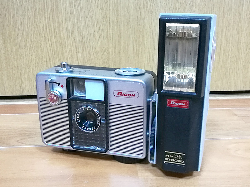 『RICOH HI-COLOR』と純正ストロボ - フォト・ディレッタント