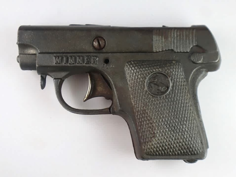 1937 HUBLEY No.280 WINNER - CAST IRON AUTOMATIC STYLE TOY CAP GUNS