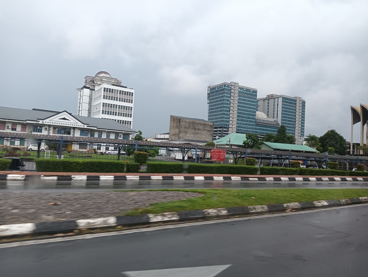 【旅行記】2024年度GW/Day3-2 サラワク州の州都、クチン上陸 - 世界の町で朝メシを喰う