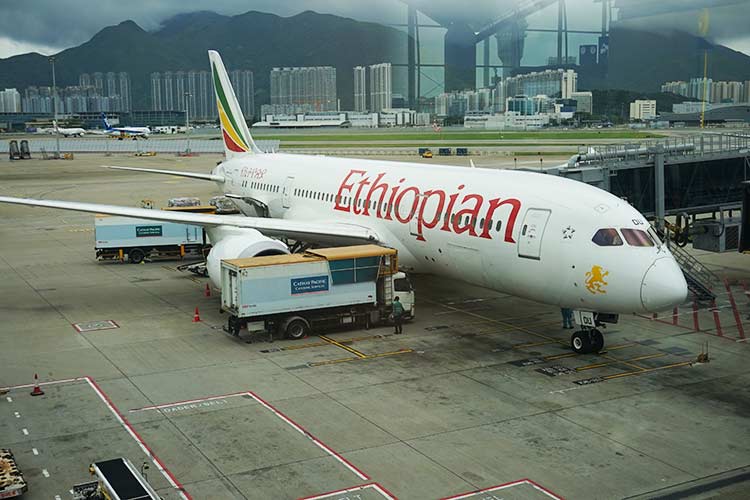 エチオピア航空 ビジネスクラス搭乗記ET672 香港から成田【アップグレード】 - 弾丸トラベルは怖くない!