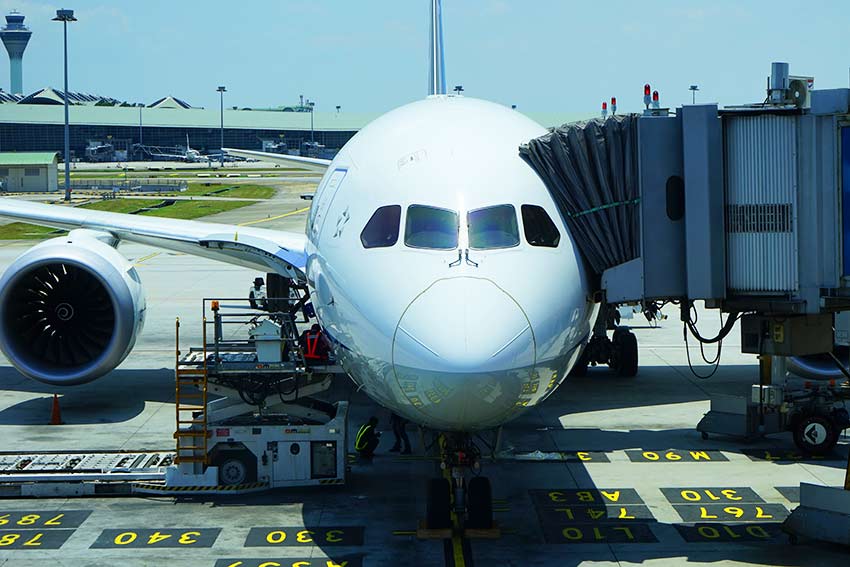 ANAビジネスクラス搭乗記 NH886便 クアラルンプールから羽田へ 昼便は食事が楽しみ - 弾丸トラベルは怖くない!