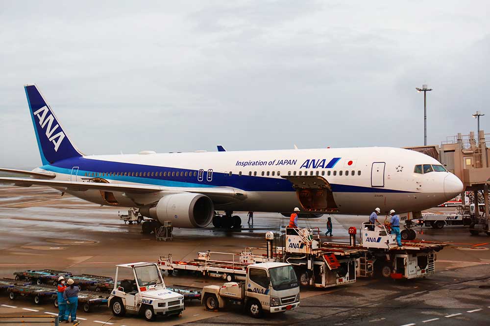 ANAダイヤモンド到達搭乗記 プレミアムクラスで弾丸タッチ - 弾丸トラベルは怖くない!