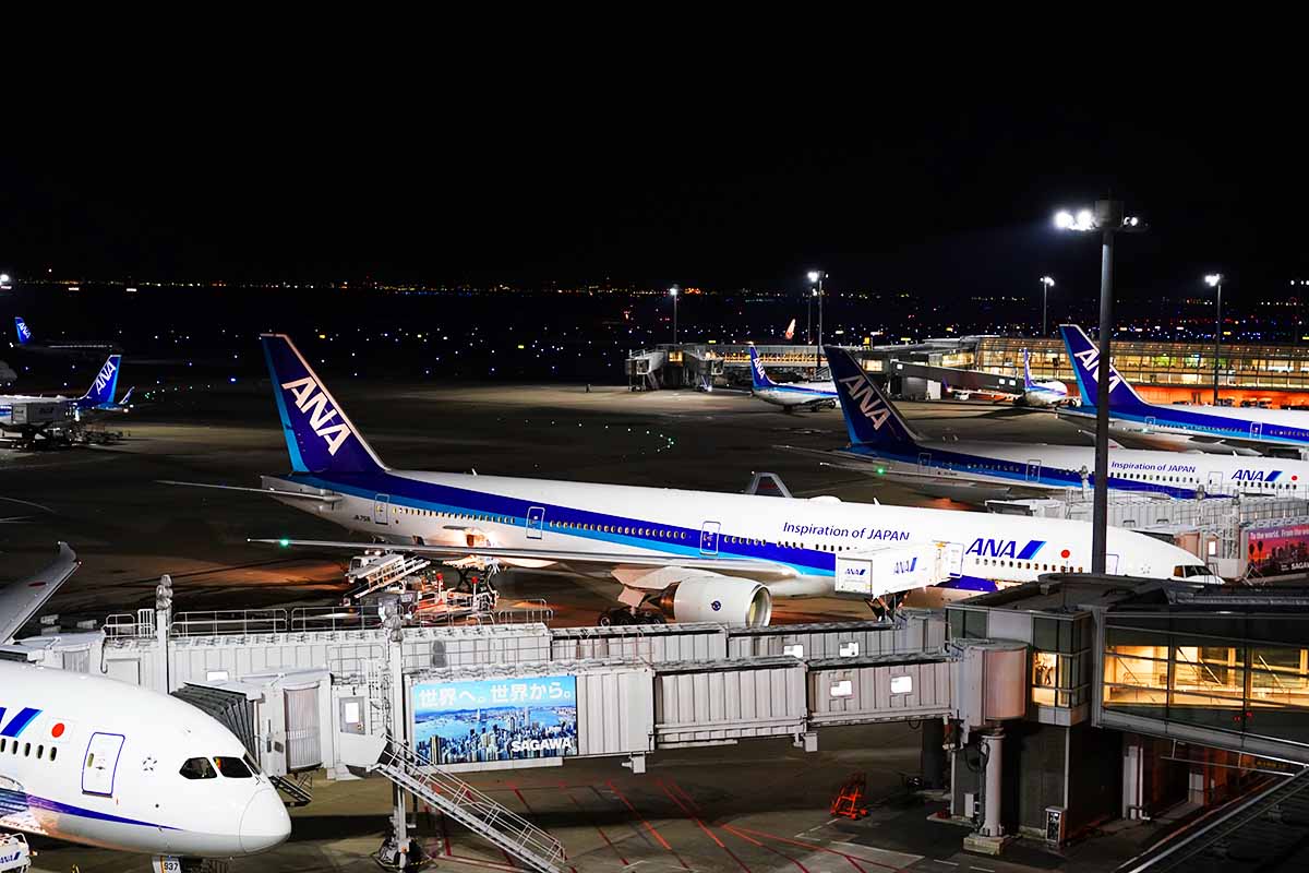 【ANAプレミアムクラス搭乗記】B777の77便はガラガラ - 弾丸トラベルは怖くない!