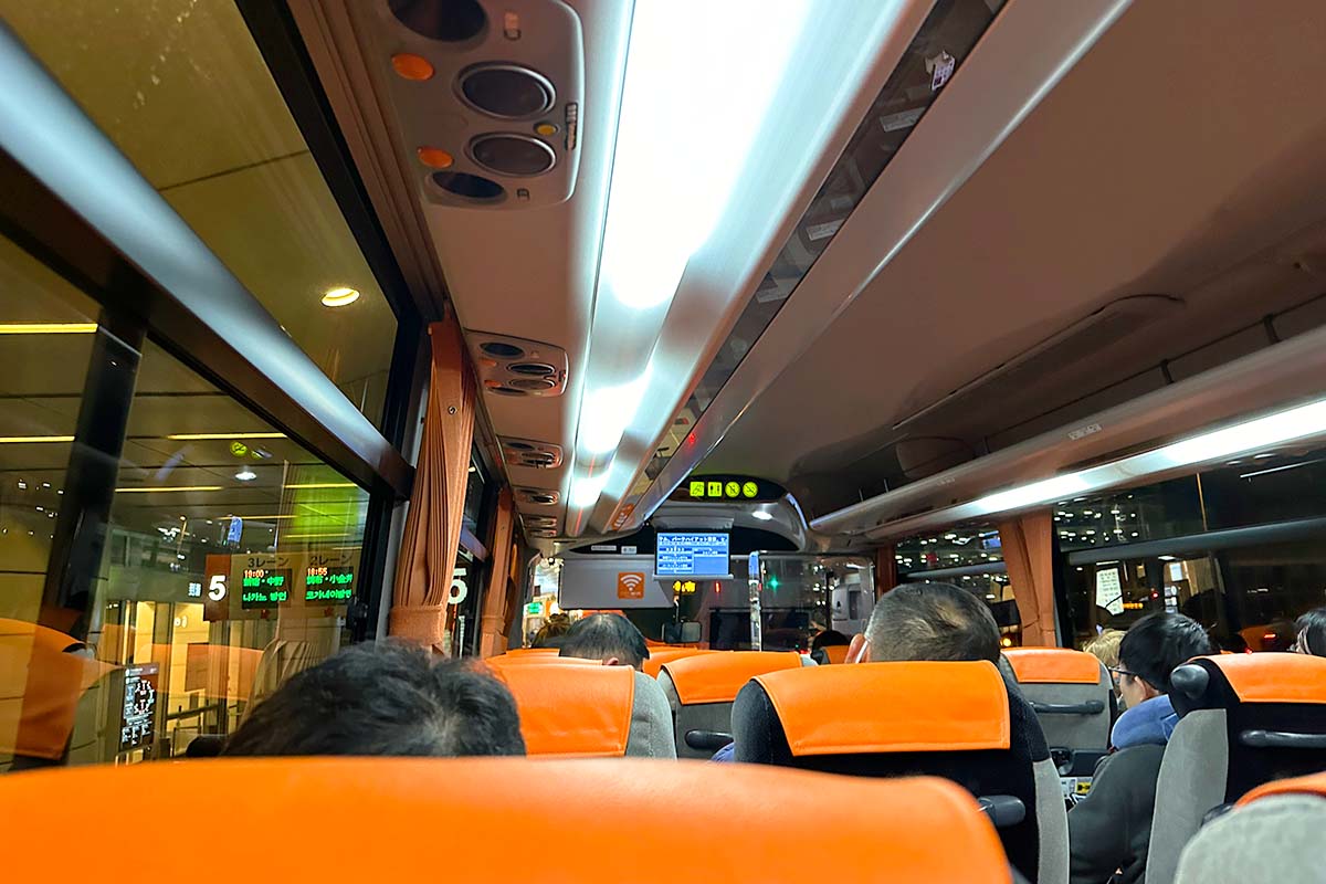 ANAプレミアムクラス搭乗記 ISGからの78Gで羽田に向かう - 弾丸トラベルは怖くない!