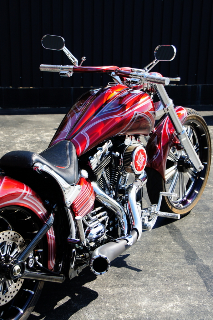 作者の愛情に感動の声！FXCWCベースのカスタムハーレー - ハーレーダビッドソン激論ブログ！