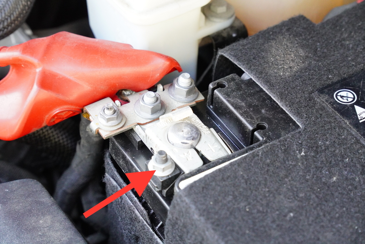 【ラングラーJL】サブバッテリー、メインバッテリー交換方法 - じーあーるえす184