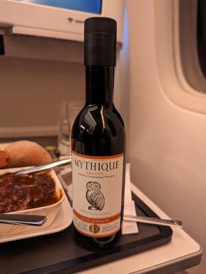 スイスエアプレミアムエコノミー（LX161）搭乗記 2023/6 - どこへでも行く