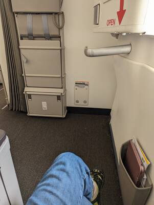 スイスエアプレミアムエコノミー（LX161）搭乗記 2023/6 - どこへでも行く