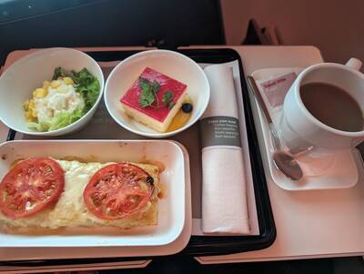 スイスエアプレミアムエコノミー（LX161）搭乗記 2023/6 - どこへでも行く