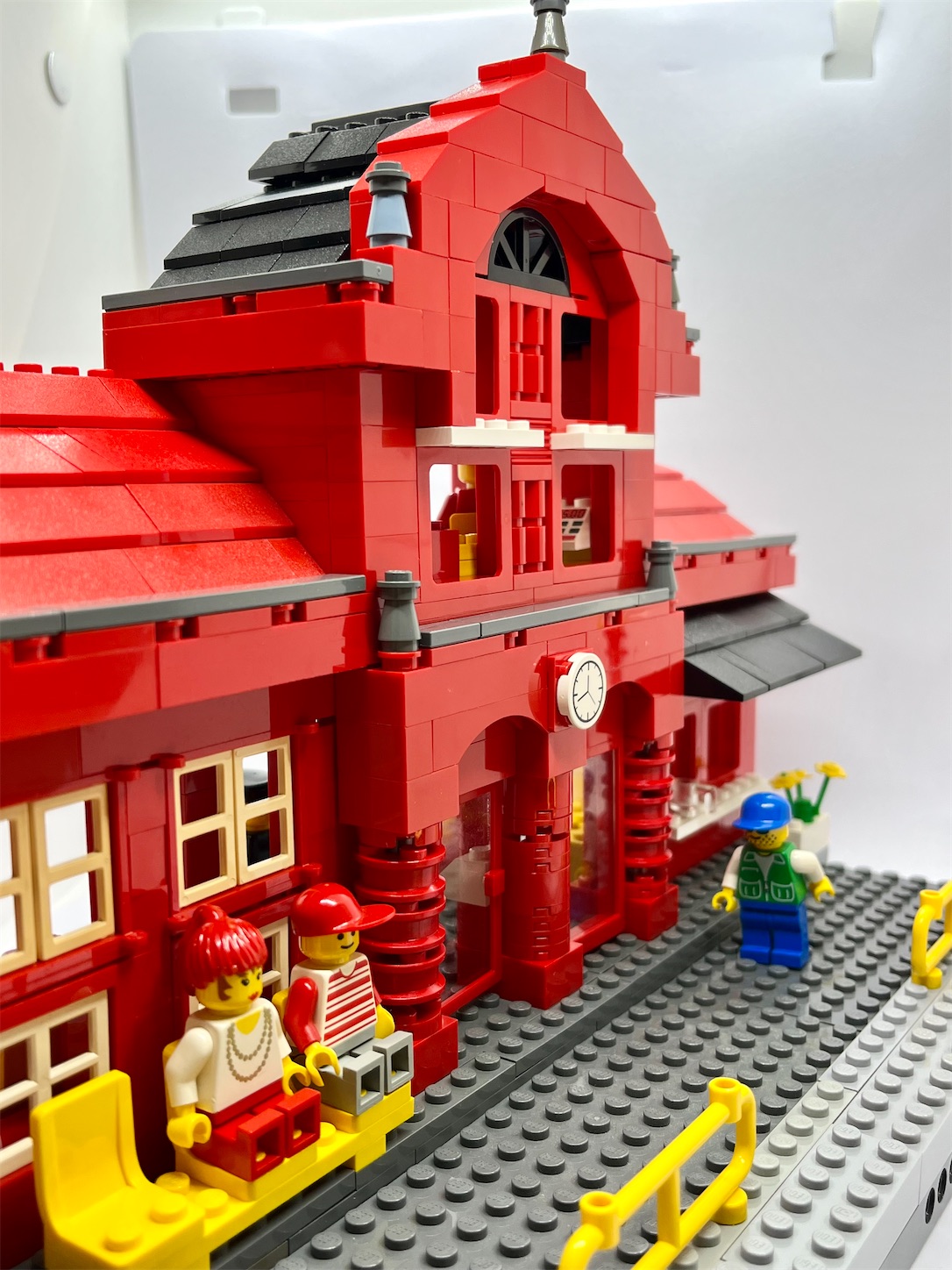 LEGO(レゴ) #2150 トレインステーション（赤い駅） 1996年発売のセットの再現を試みました。 - イマサラ金銭管理