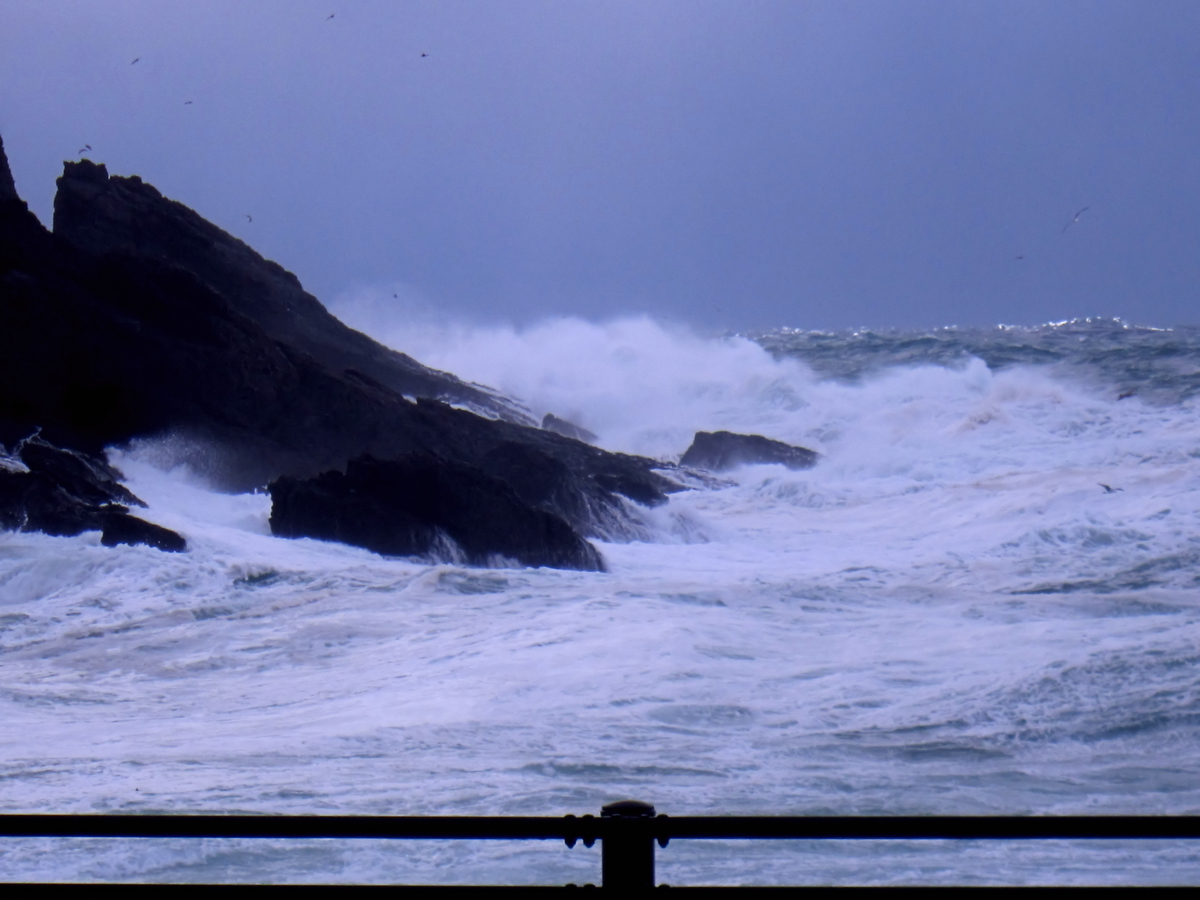 冬の日本海と難度海（なんどかい） - よもやま話