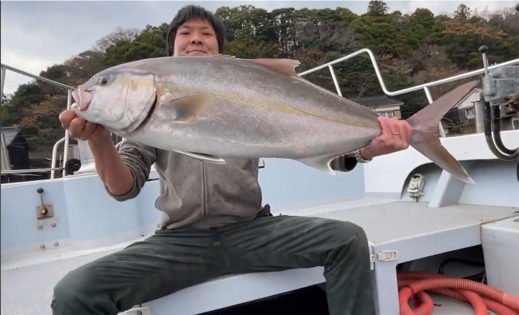 死闘！メーター10キロオーバーカンパチ！ - Style by dreadnote