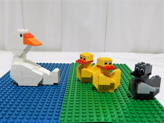 LEGO 7870 みにくいアヒルの子 アンデルセンのバケツ - 小さな世界
