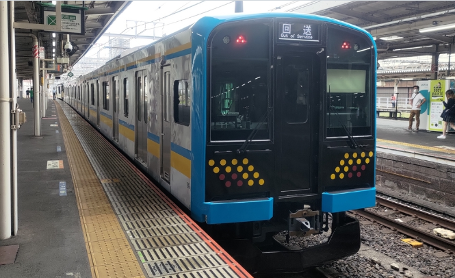 JR東日本に広がる軽装車 フル装備のE235系からE131系までにカットされた箇所 - てつとおのブログ