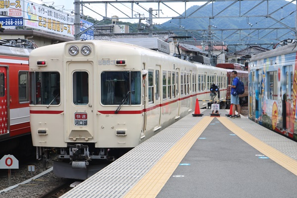 12/15引退！富士急行1000形1001F 引退前日まで毎日運行！ラスト半月です - てつとおの鉄道新ブログ