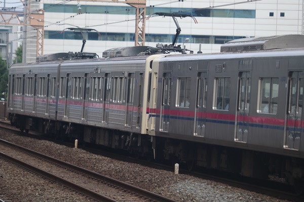 新車並みの京王9000系更新 8連車が対象外に!? どうなる8連車と8000系未更新車の動向 - てつとおの鉄道新ブログ