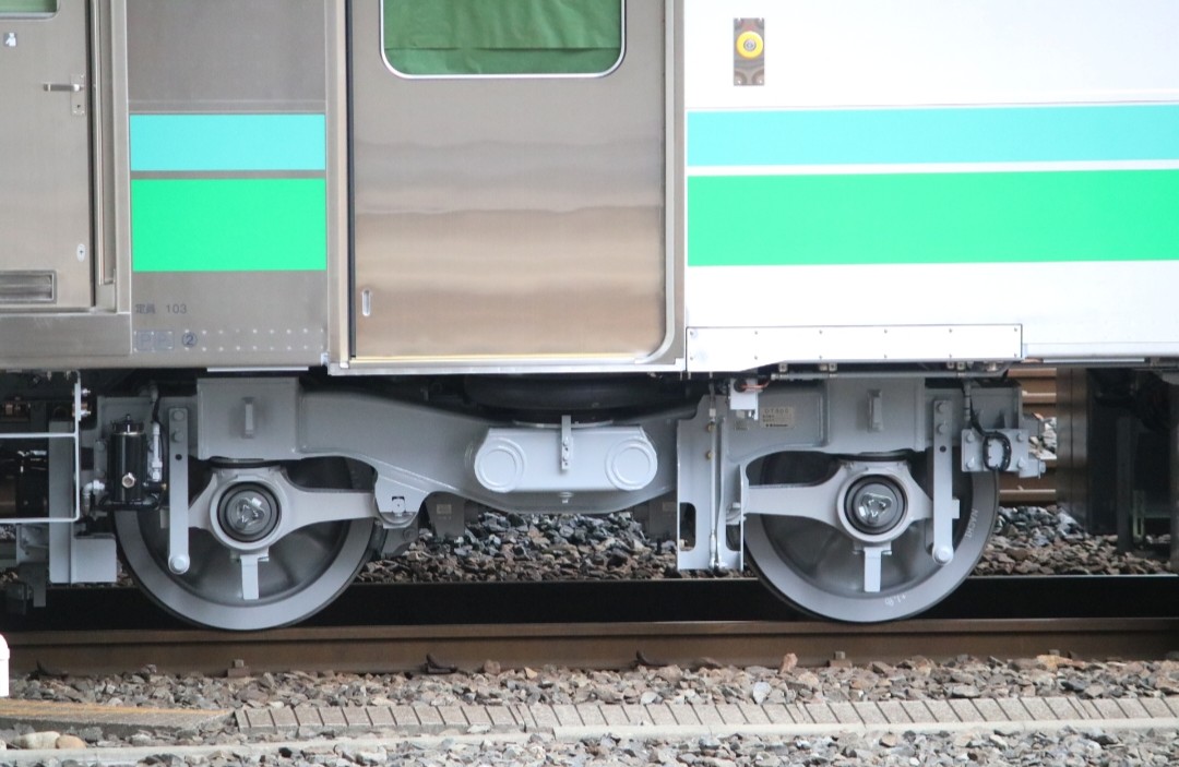 盛岡へ！HB-E220系甲種輸送！車両を観察！窓はかなり少なめの新型車両！？ - てつとおの鉄道新ブログ