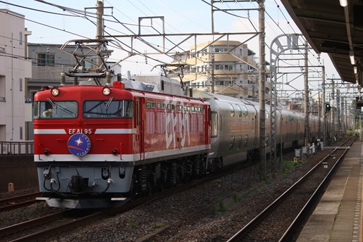 さらばE26系 カシオペア 11両で廃車回送 EF64・EF81のPPで尾久を去る - てつとおの鉄道新ブログ