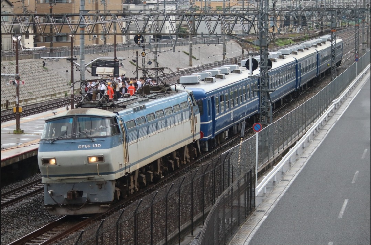 EF66 100番台が来年のダイヤ改正で引退か 昨年のEF65表記と違うので完全引退の可能性？ - てつとおの鉄道新ブログ