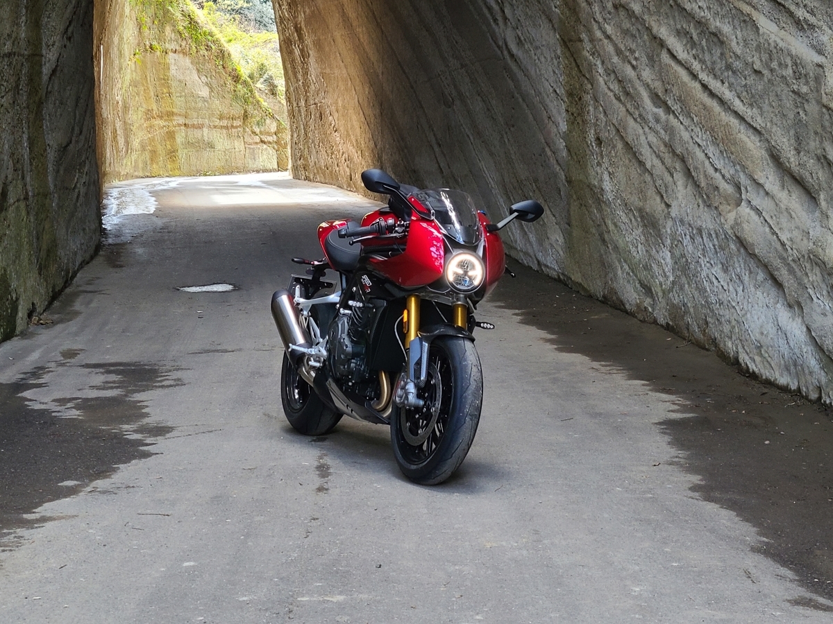 Speed Triple 1200RRの印象とか - kani bike blog
