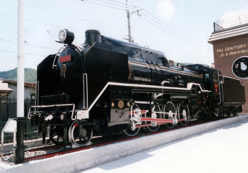 D51 51 - 扇形機関庫 ～保存機関車紹介～